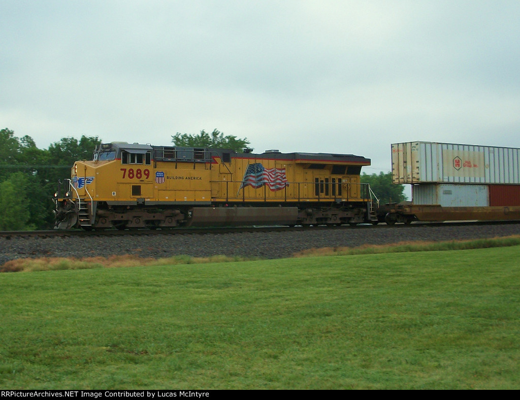 UP 7889 eastbound UP intermodal train